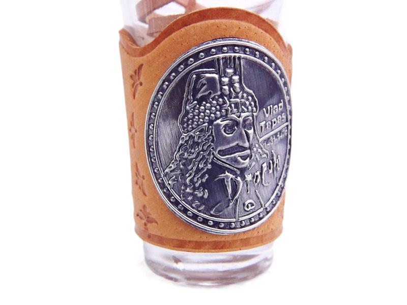 Pahar de tuica impletita cu piele - Dracula - artizanat-cadouri.ro