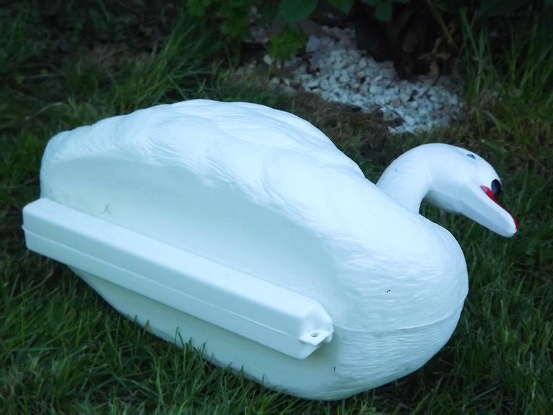 Lebada de piscina - artizanat-cadouri.ro